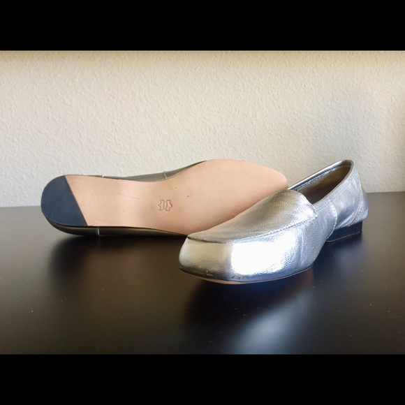 Array | Shoes | Silver Array Flats | Poshmark